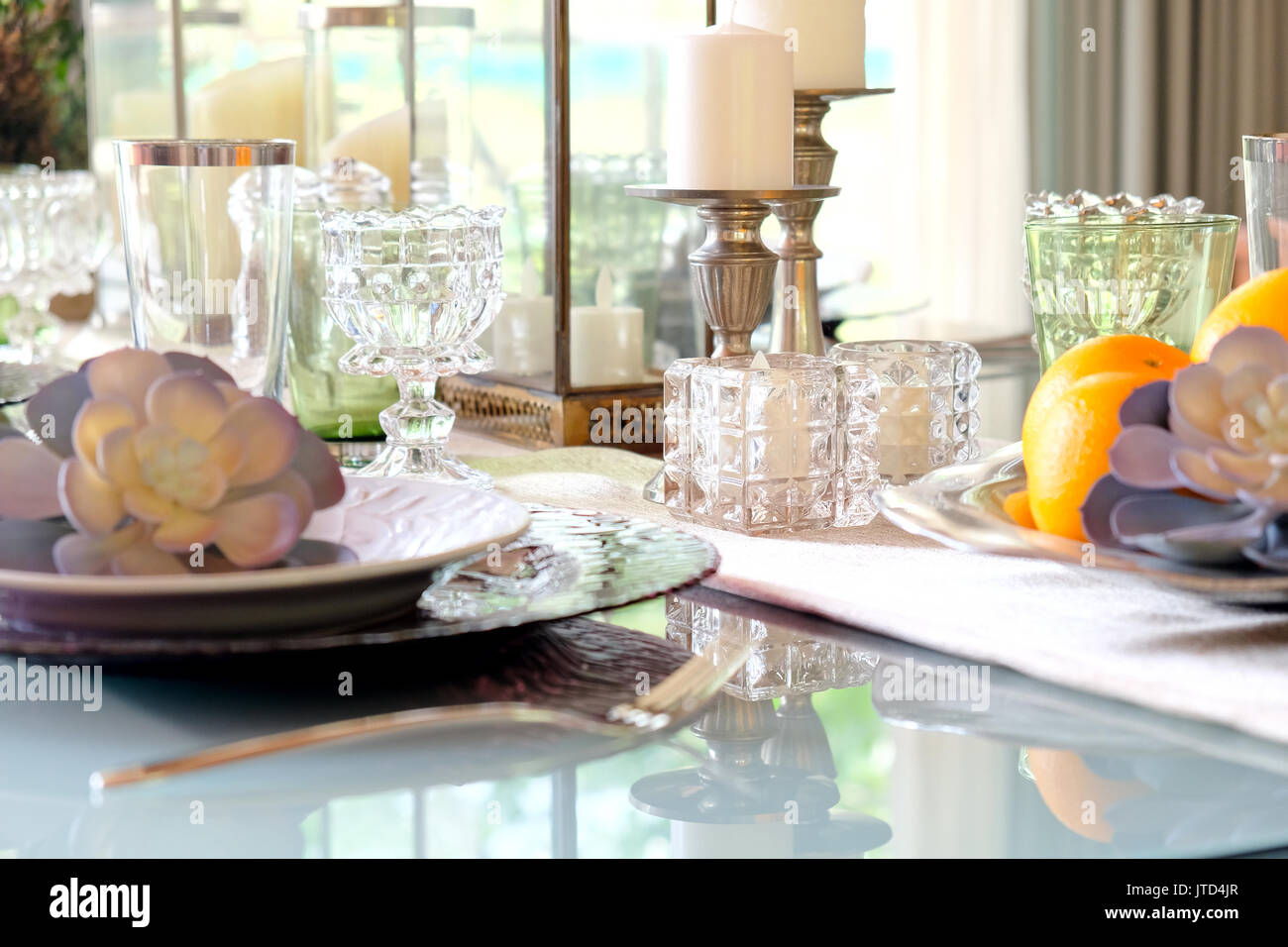 Elegant dining table setting Stock Photo - Alamy