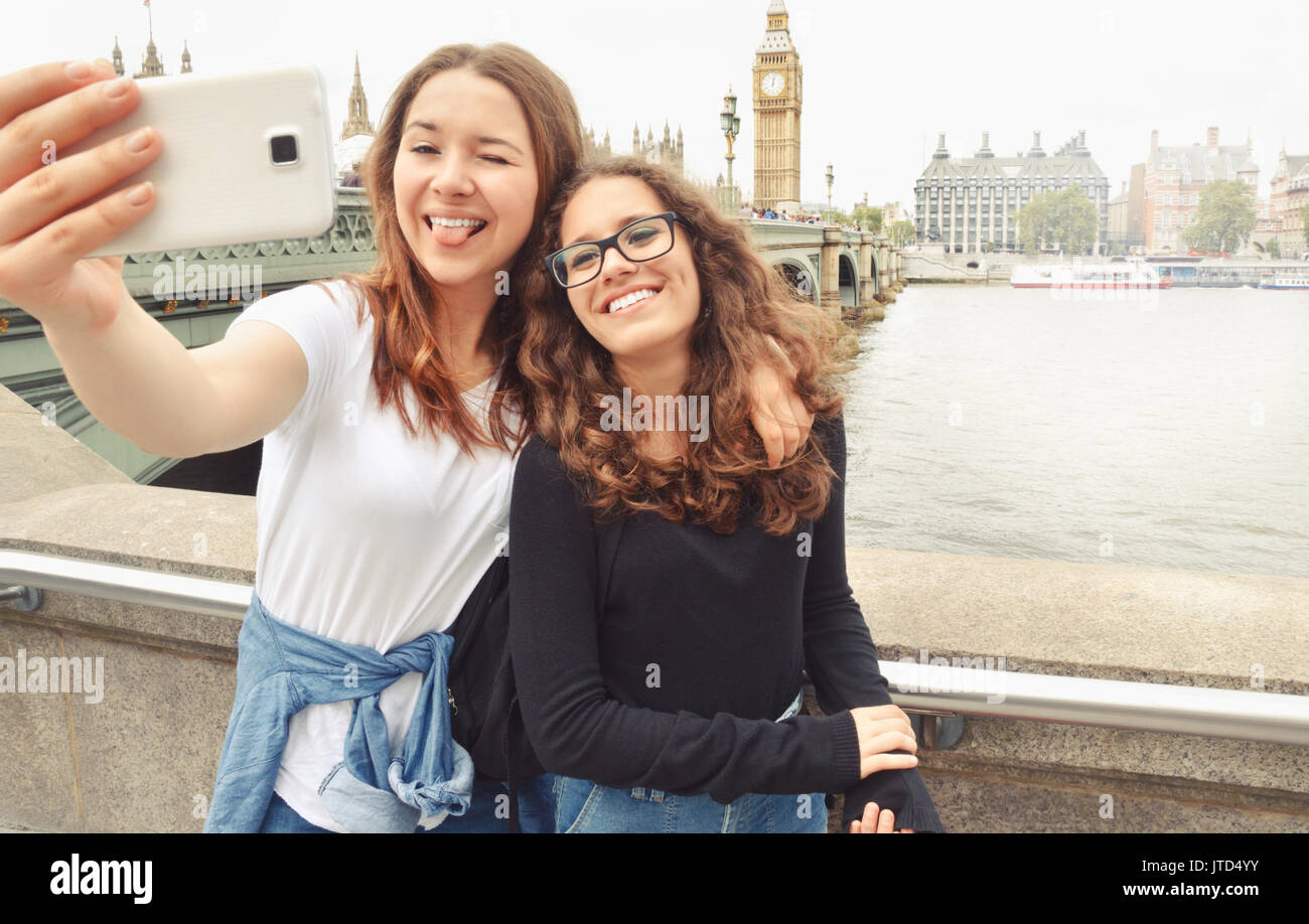 London pretty girls portrait hi-res stock photography and images - Alamy