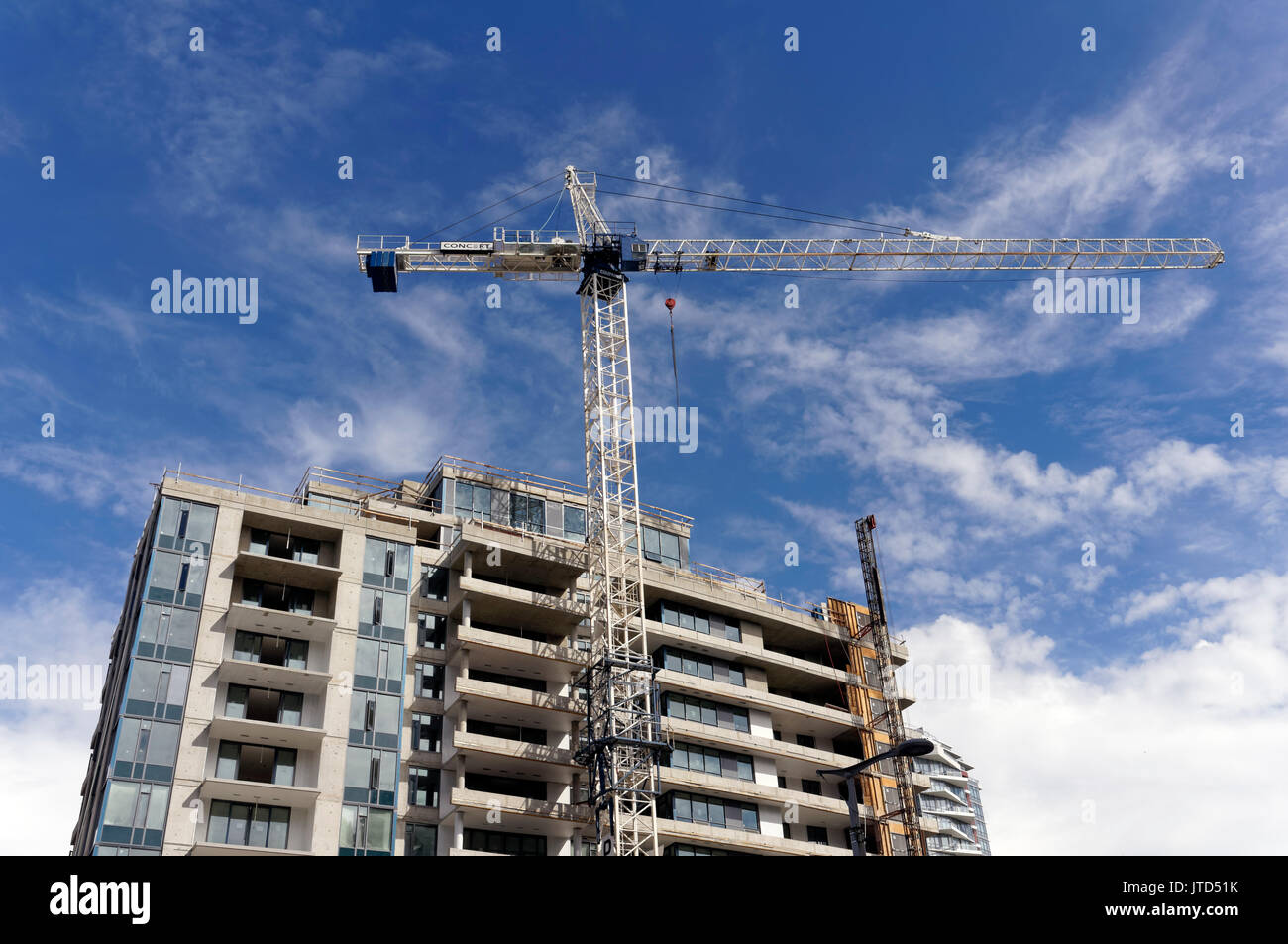 Under construction high rise buildings hi-res stock photography and ...