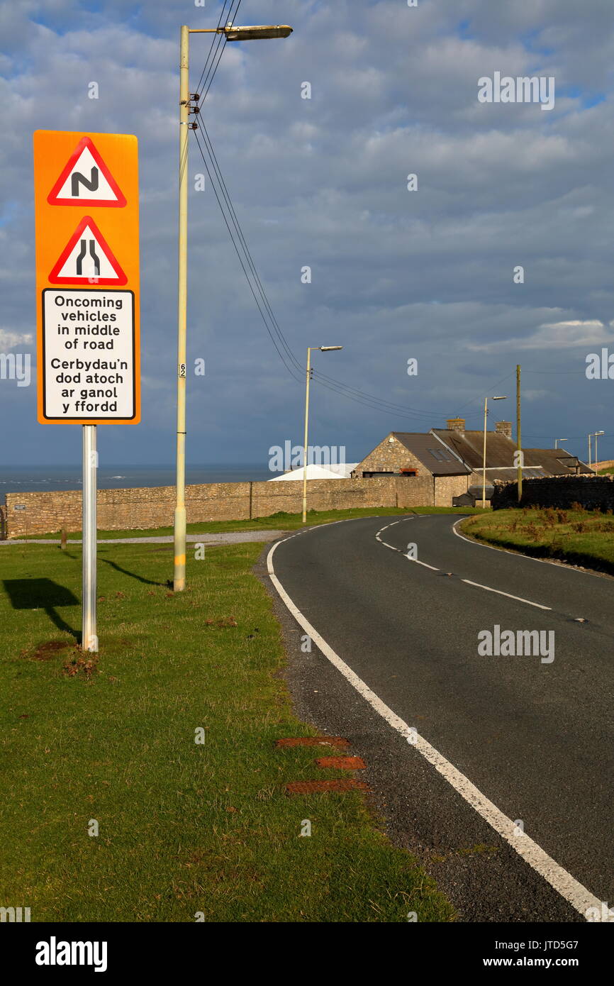 White Line In Road High Resolution Stock Photography and Images - Alamy