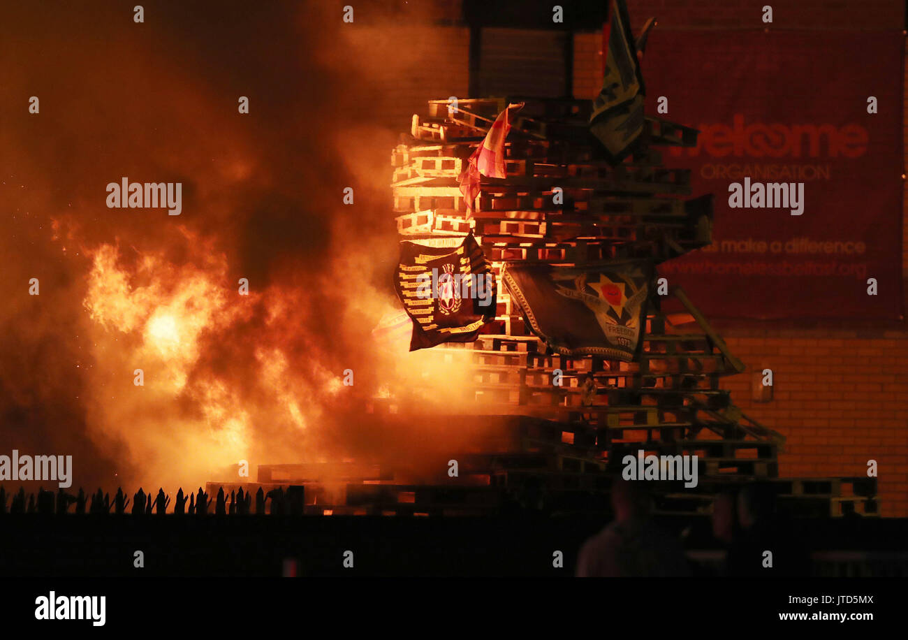 Paramilitary flags hi-res stock photography and images - Alamy