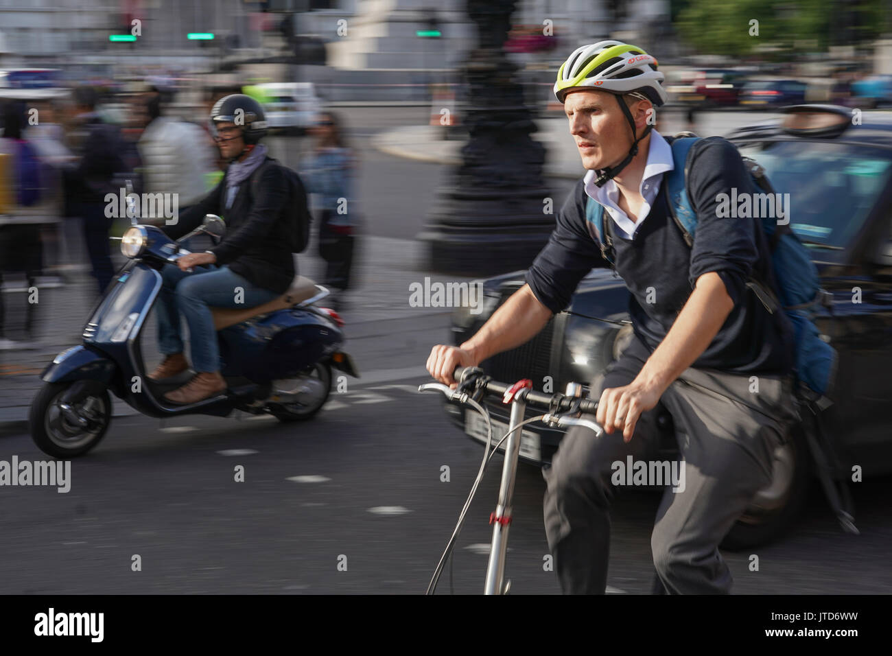 Brompton folding bike hi-res stock photography and images - Alamy