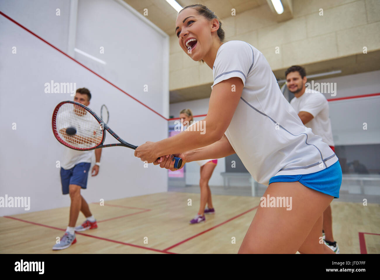 Group sport cooperation hi-res stock photography and images - Alamy