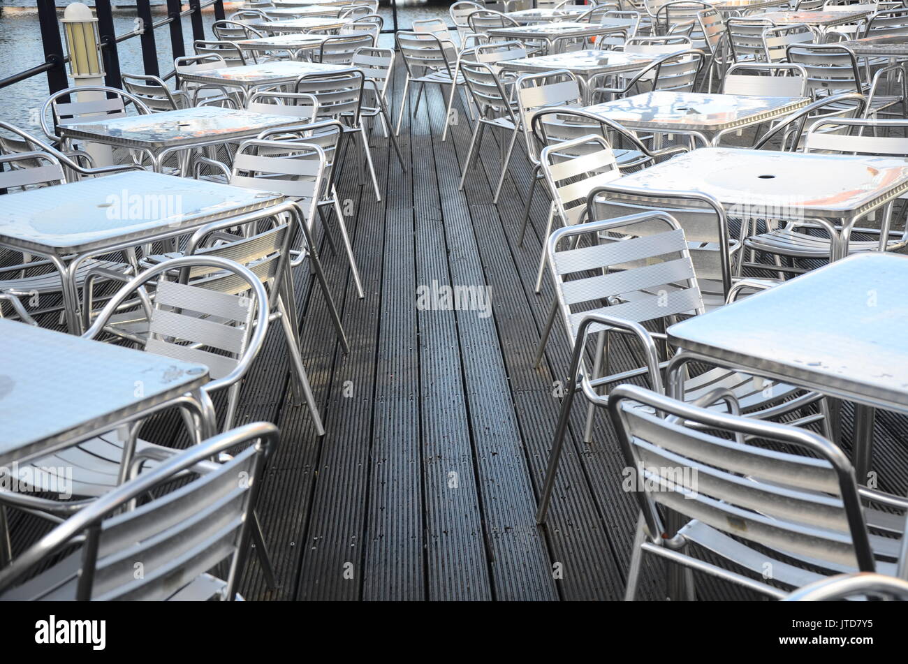 Empty food hall hi-res stock photography and images - Alamy