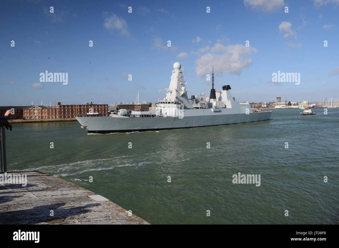 Type 45 destroyers hms dragon hi-res stock photography and images - Alamy