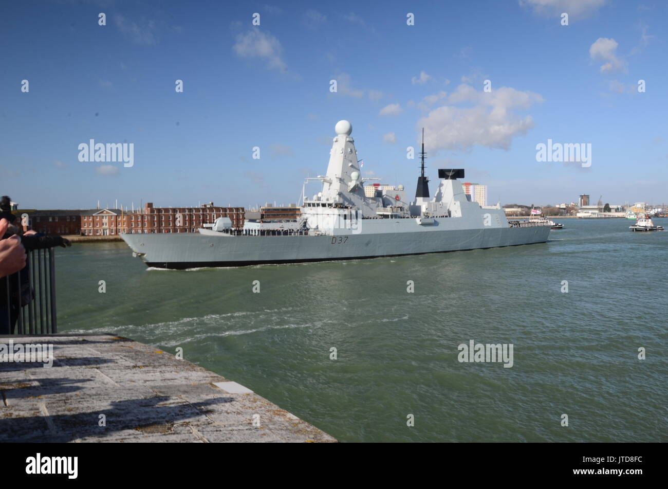 Type 45 destroyers hms dragon hi-res stock photography and images - Alamy