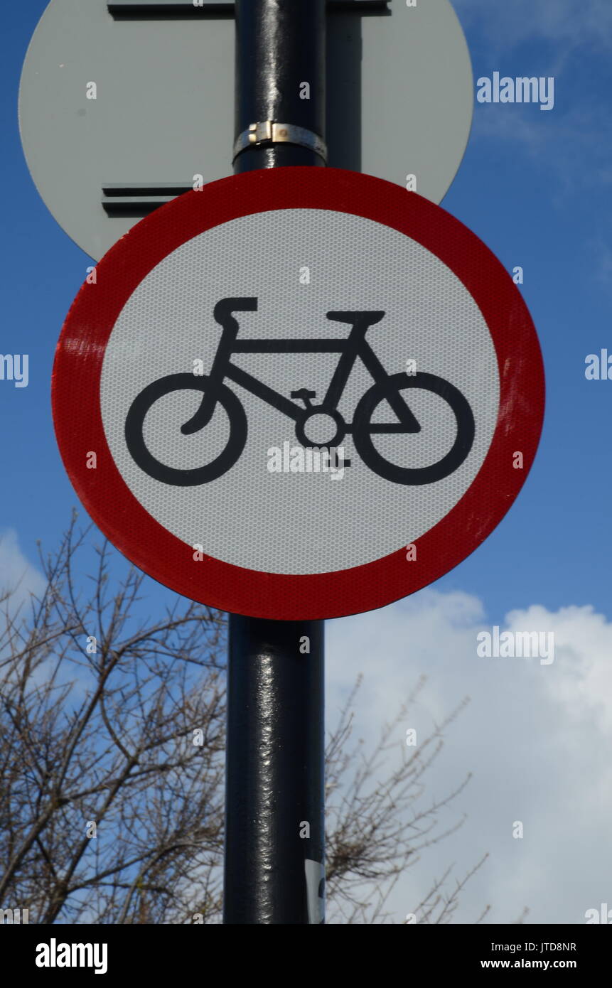 Bike by no entry sign hi-res stock photography and images - Alamy