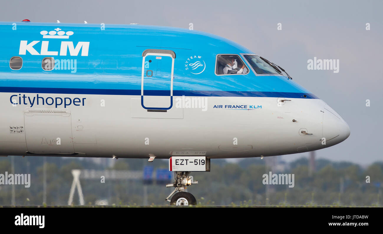 Klm cityhopper plane hi-res stock photography and images - Alamy