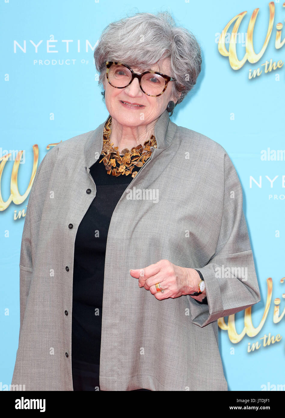 Julia mckenzie 2017 hi-res stock photography and images - Alamy