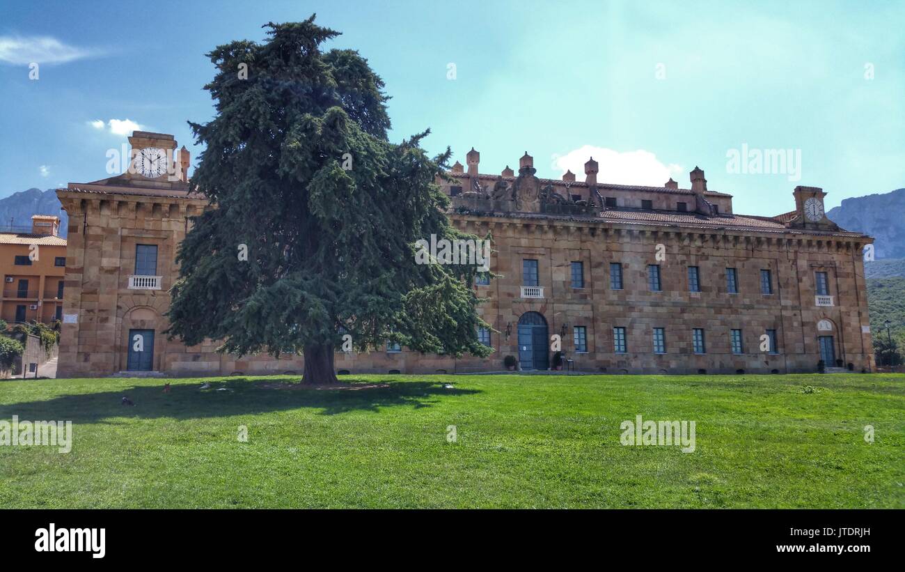 Il castello hi-res stock photography and images - Alamy