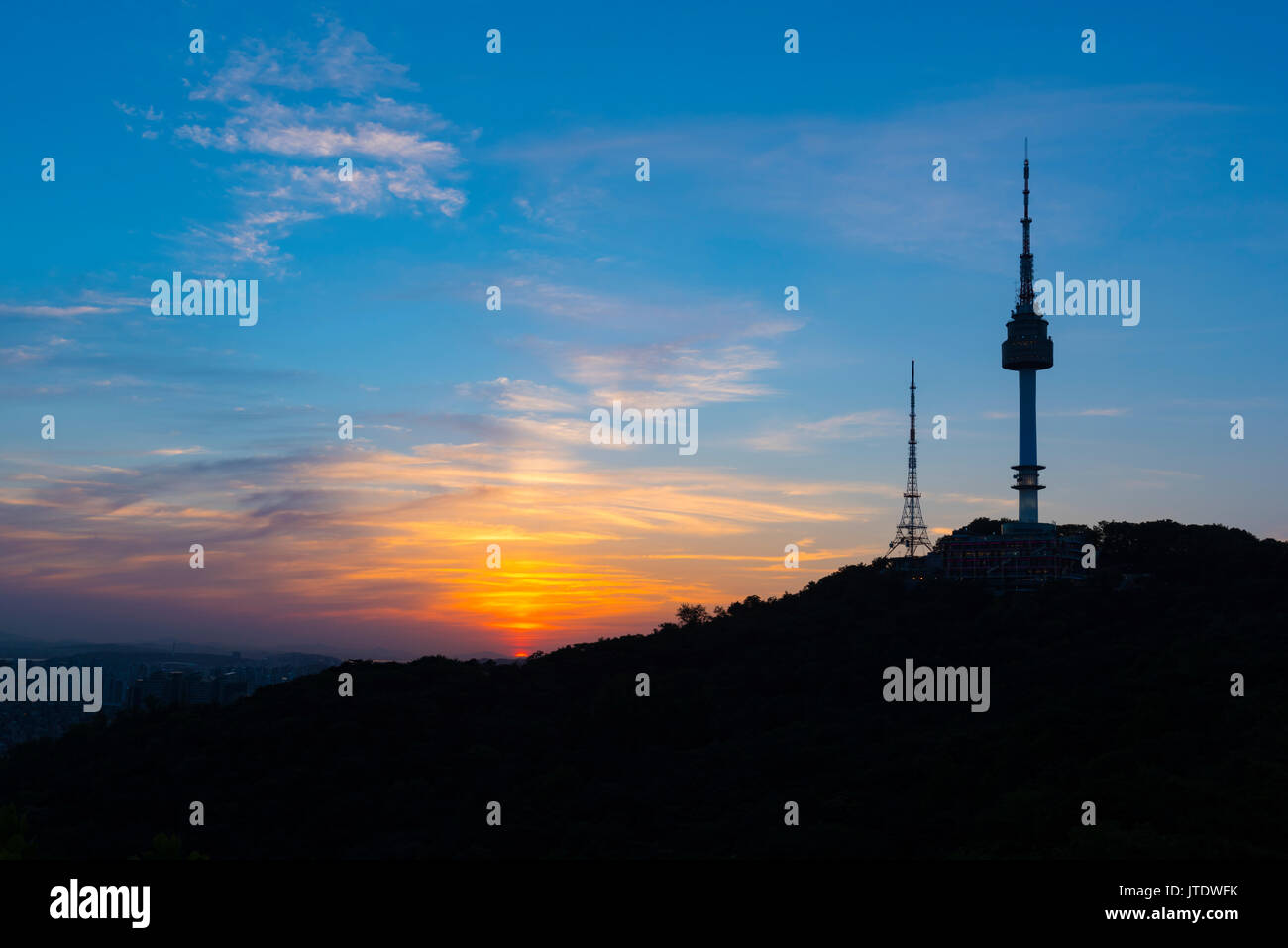 View seoul tower in spring hi-res stock photography and images - Alamy