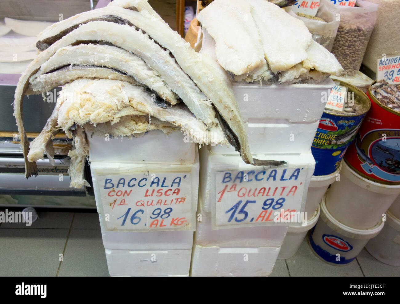 Fish market painting hi-res stock photography and images - Alamy