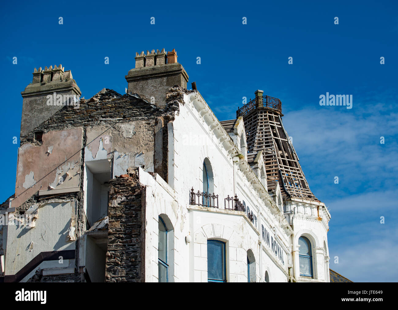 Hotel ruins hi-res stock photography and images - Alamy