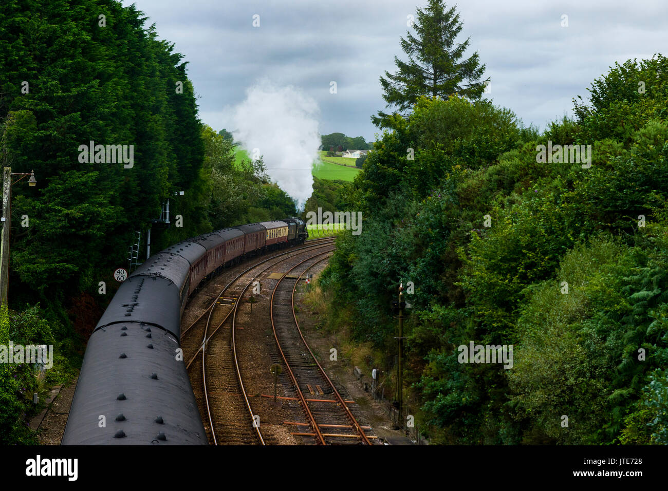 The Royal Scots Steam Train picks up its passengers at Par Train ...