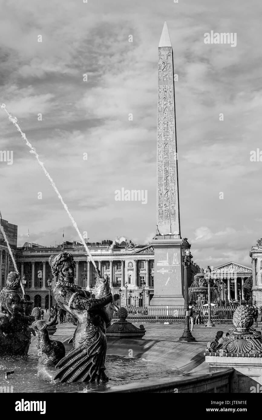 Paris obelisk Black and White Stock Photos & Images - Alamy