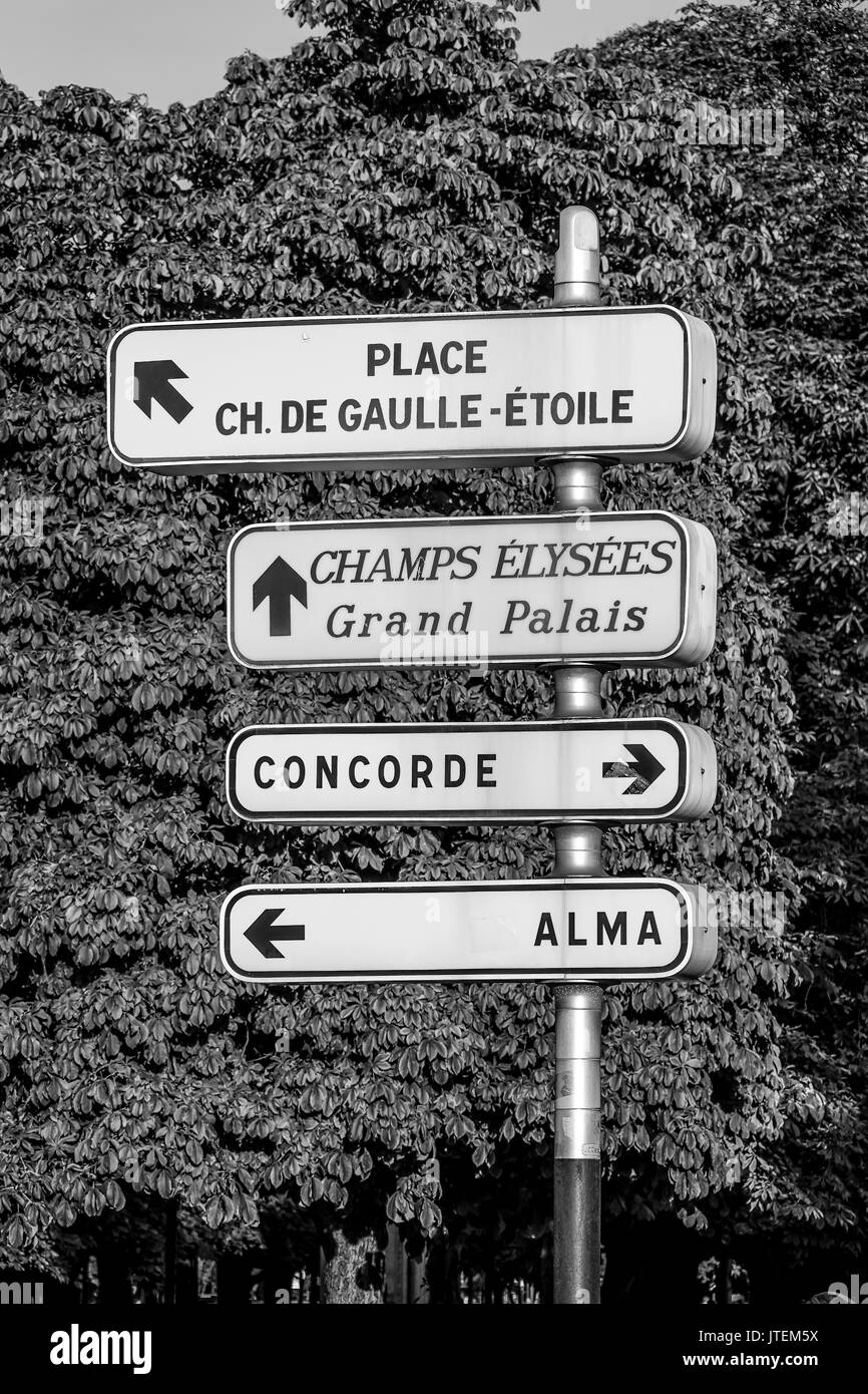 Direction signs in the city of Paris Stock Photo - Alamy