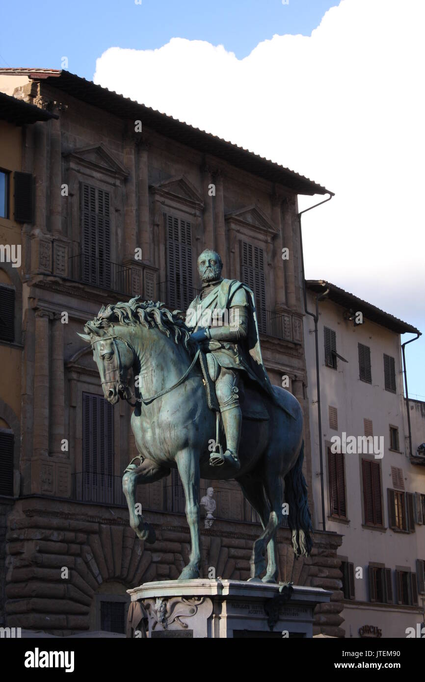 Bronze statue of Cosimo I de Medici (Duke of Tuscany) in Florence ...