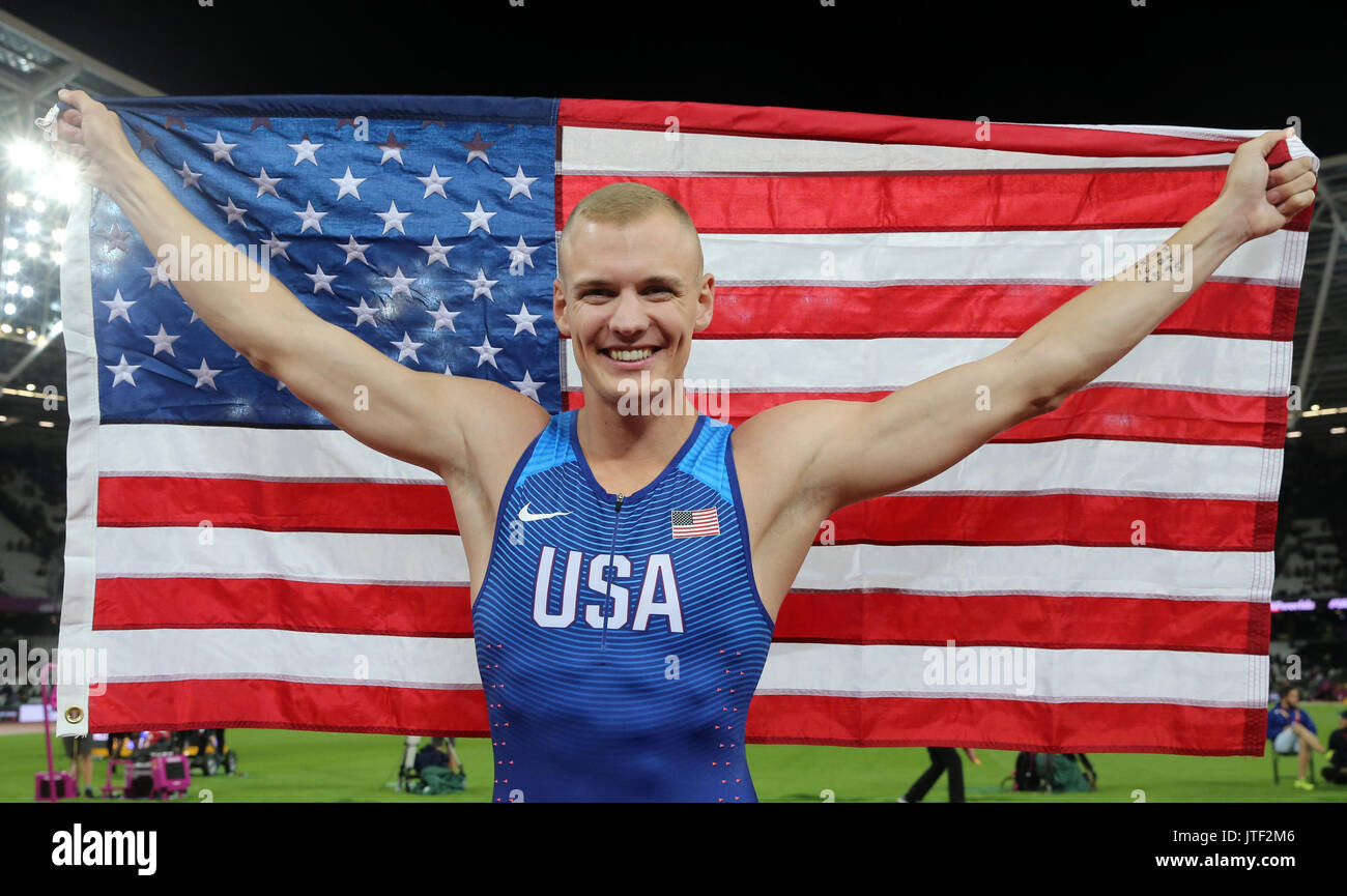 USA's Sam Kendricks celebrates winning Gold in the Men's Pole Vault ...