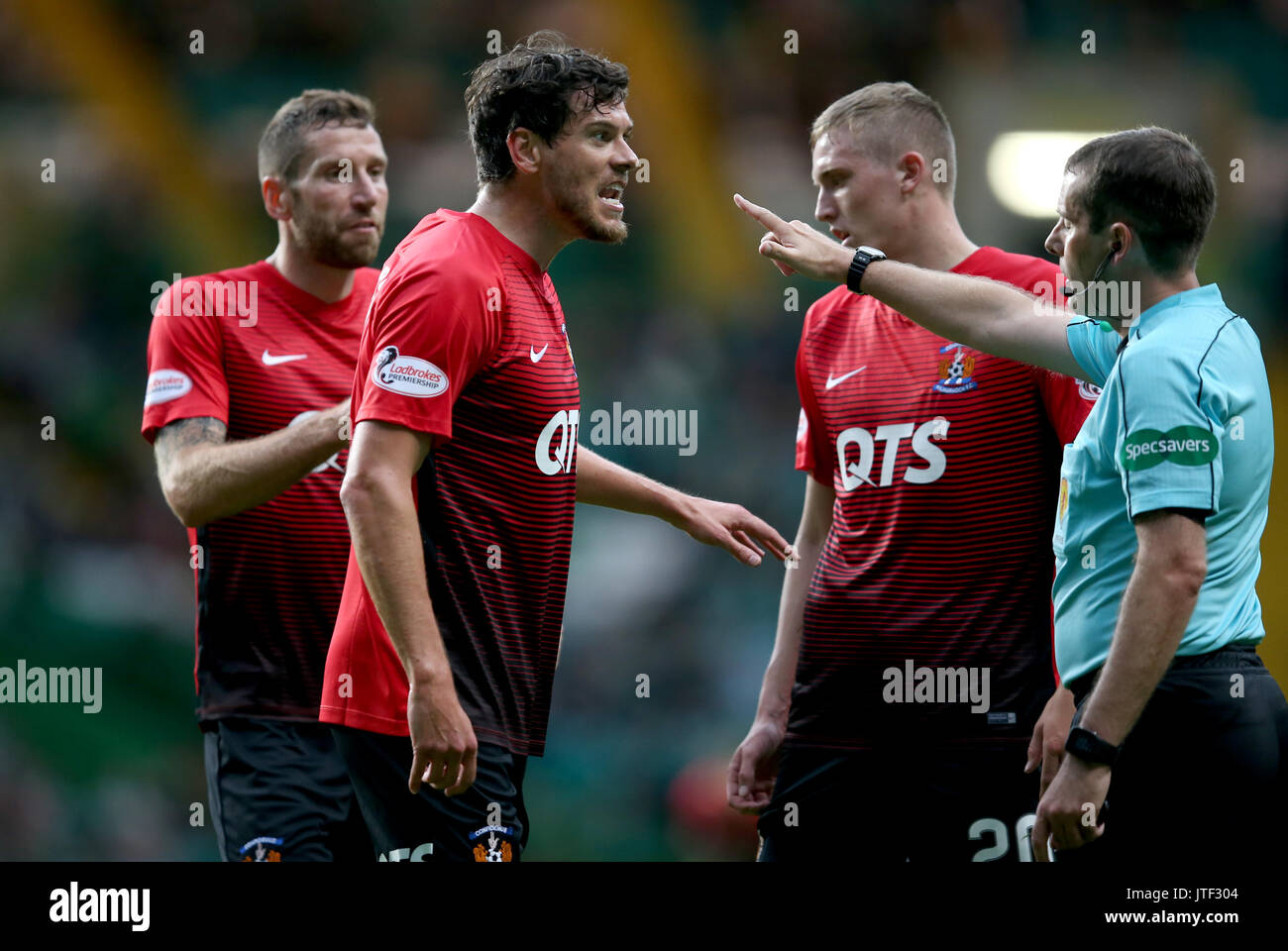 Kilmarnock's captain Gordon Greer confronts referee Alan Muir after ...