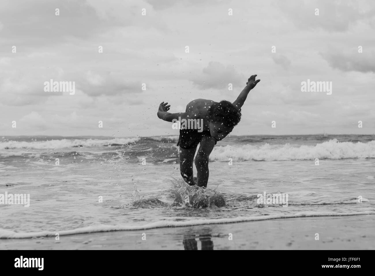 Falling behind hi-res stock photography and images - Alamy Falling behind hi-res stock photography and images - Alamy