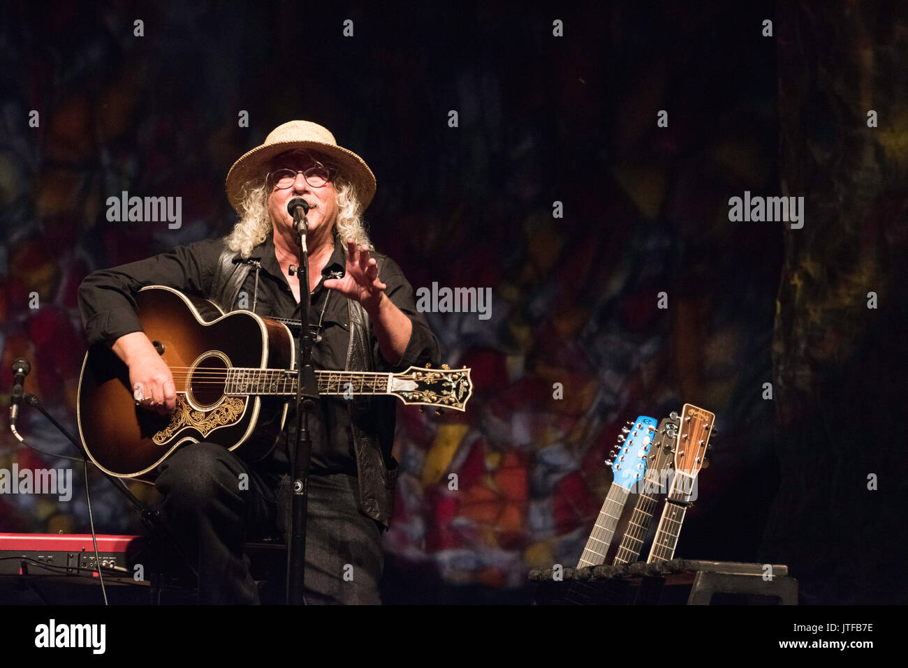 Arlo Guthrie and daughter Sarah Lee perform live at Long's Park concert ...