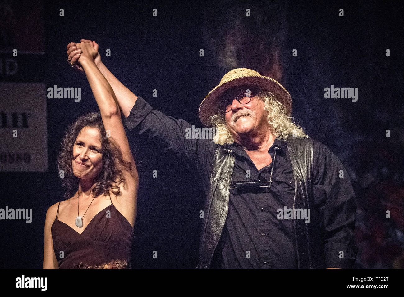 Arlo Guthrie and daughter Sarah Lee perform live at Long's Park concert ...