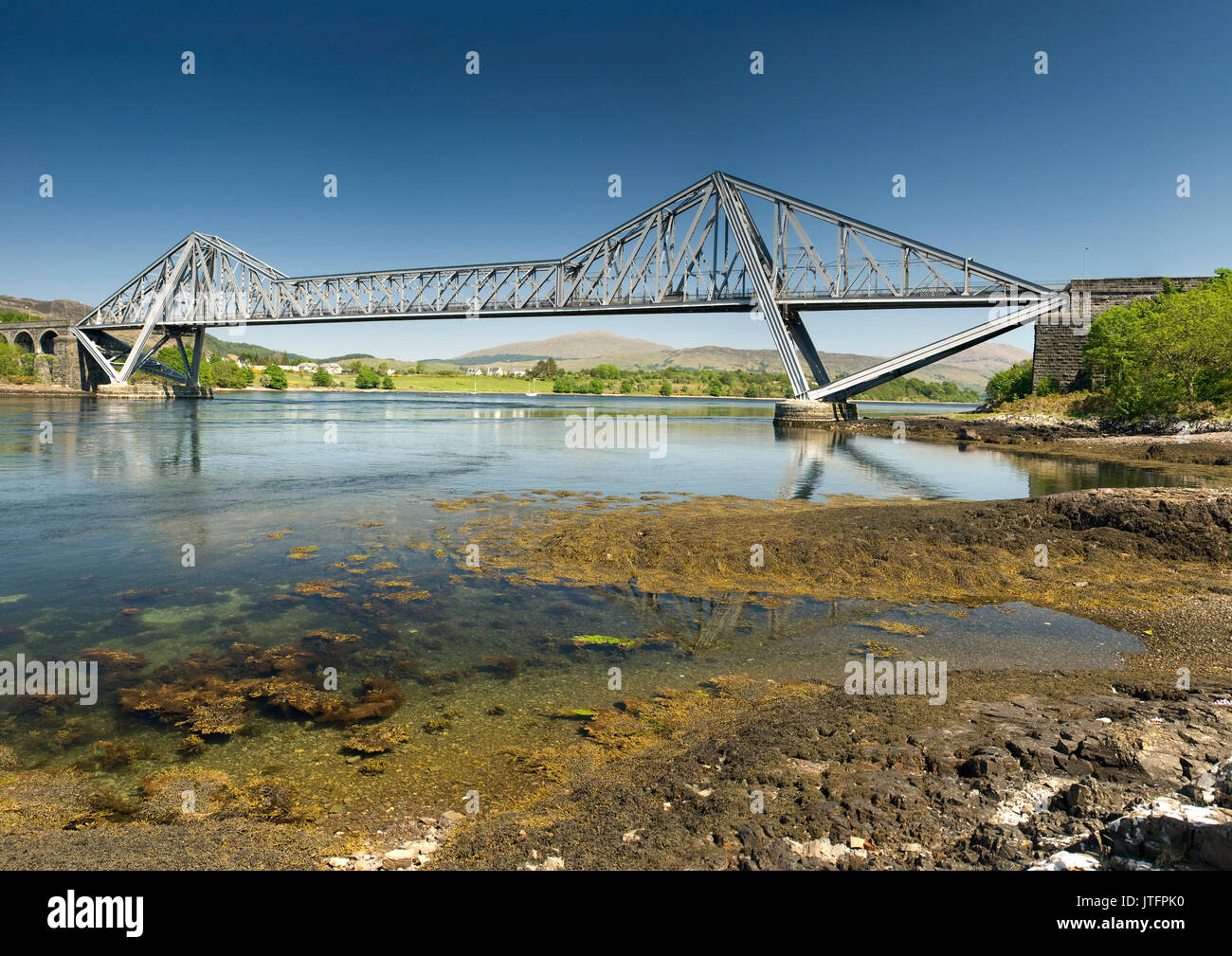 Connel bridge hi-res stock photography and images - Alamy