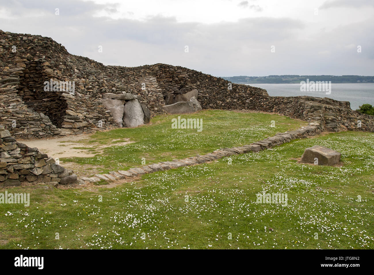 Barnenez mound hi-res stock photography and images - Alamy