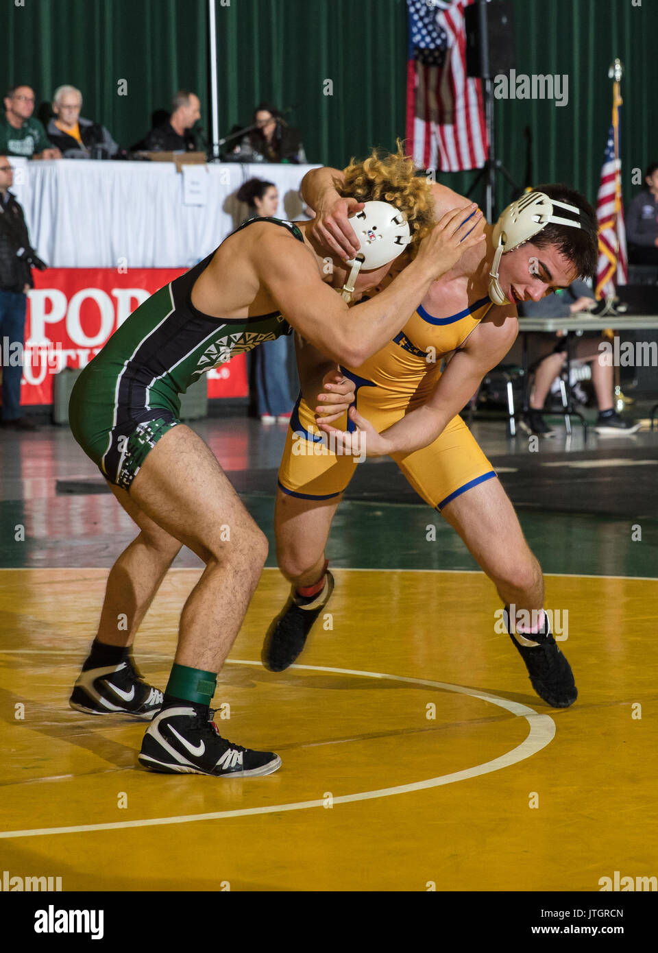 Wrestle hi-res stock photography and images - Alamy