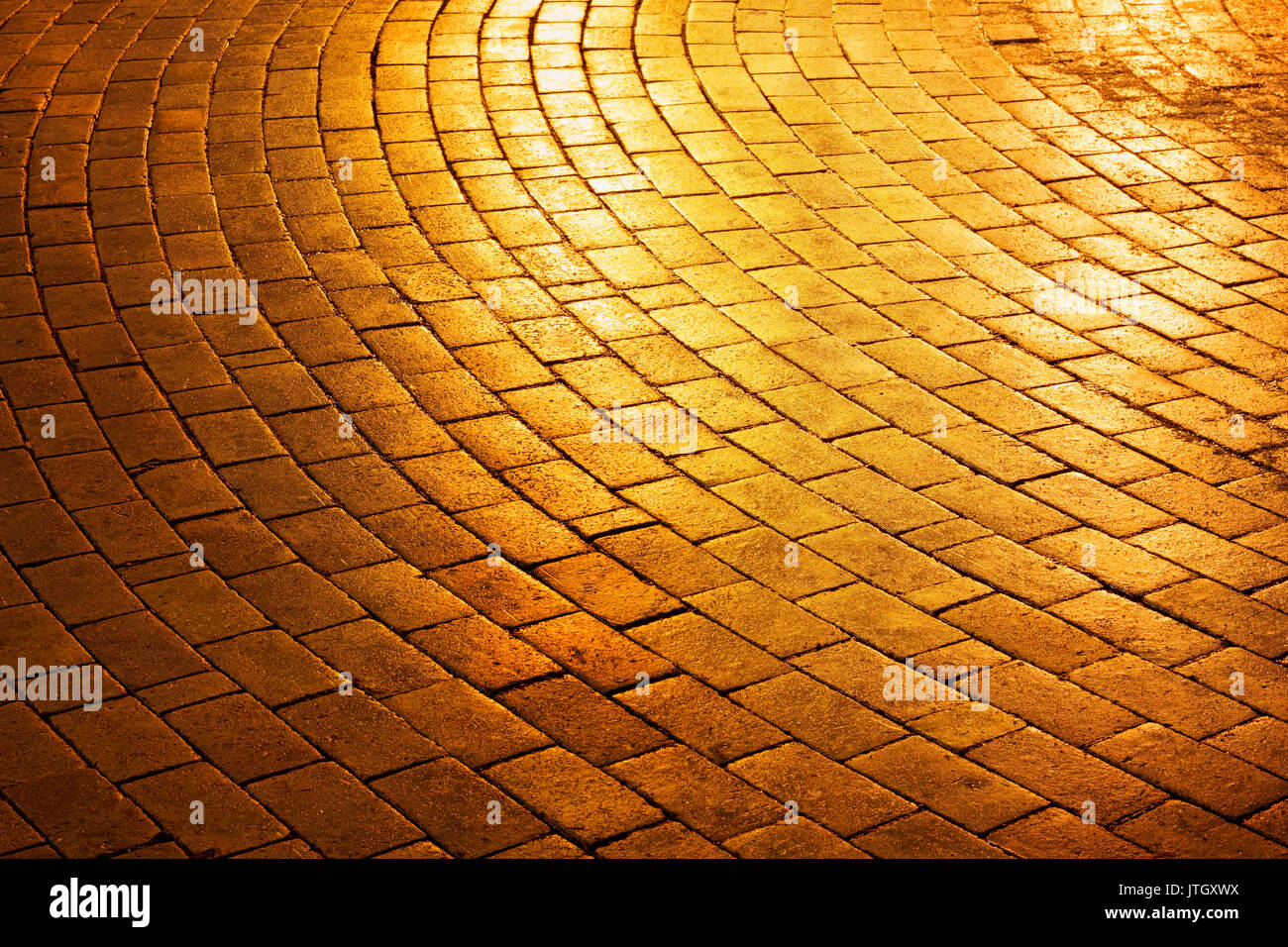 Brick circle hi-res stock photography and images - Alamy