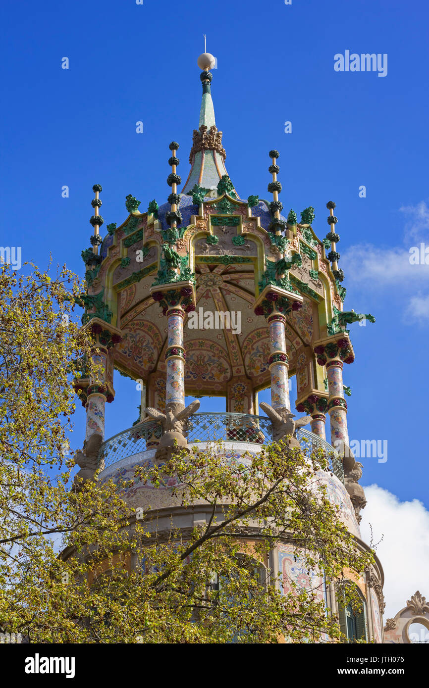Tower of the La Rotonda, is a building modernist located on the corner ...