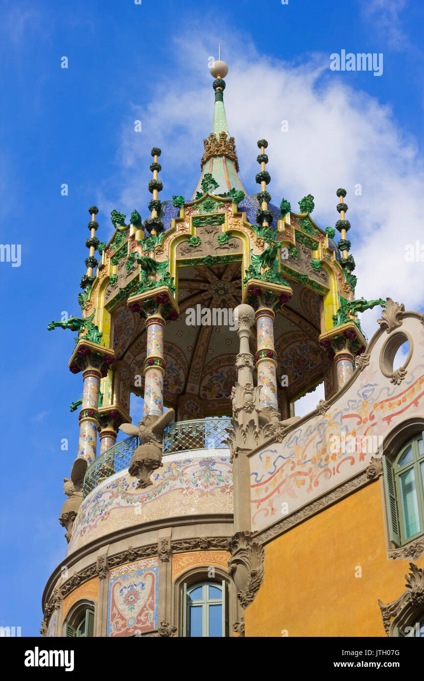 Tower of the La Rotonda, is a building modernist located on the corner ...
