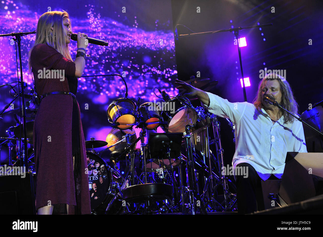 Budapest, Hungary. 8th Aug, 2017. Singer Julia Mandoki and her musician ...