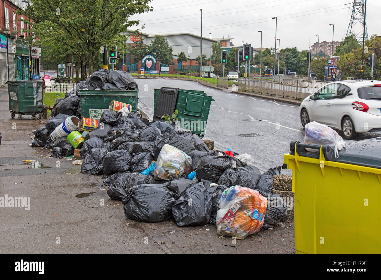 Refuse collectors industrial action hi-res stock photography and images ...
