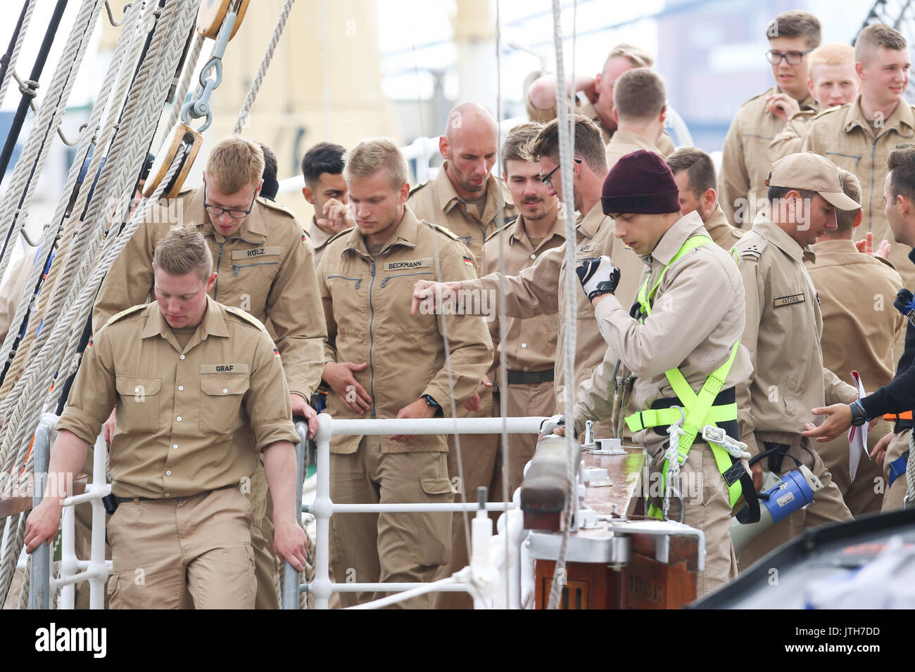 Wilhelmshaven, Germany. 9th Aug, 2017. German sailors on the deck of ...
