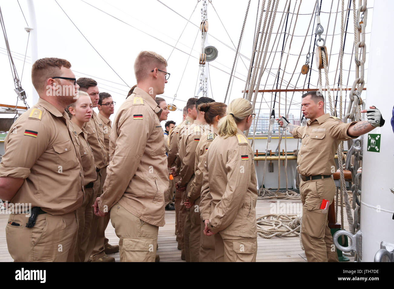 Wilhelmshaven, Germany. 9th Aug, 2017. German sailors on the deck of ...