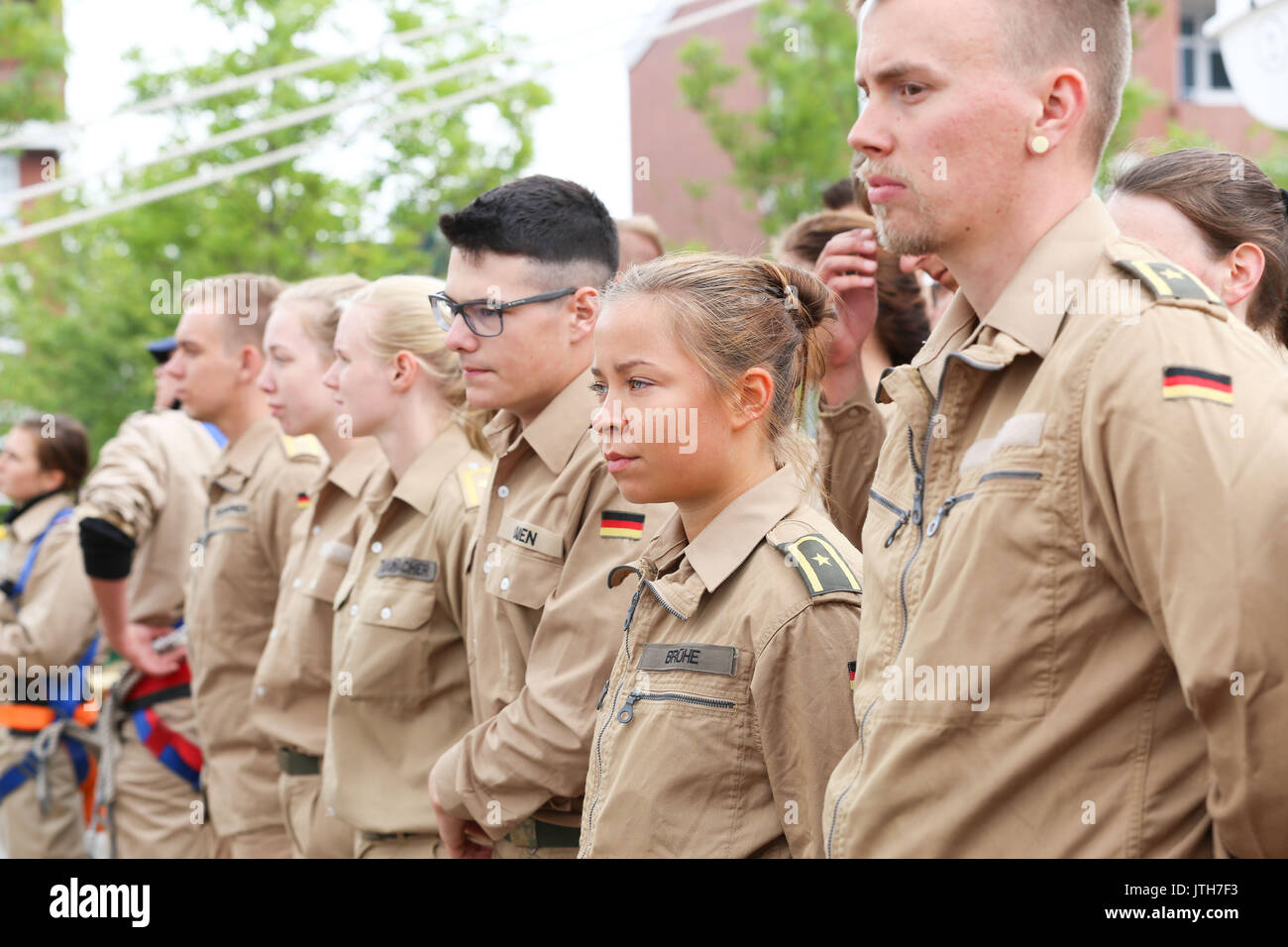Wilhelmshaven, Germany. 9th Aug, 2017. German navy cadets on the deck ...