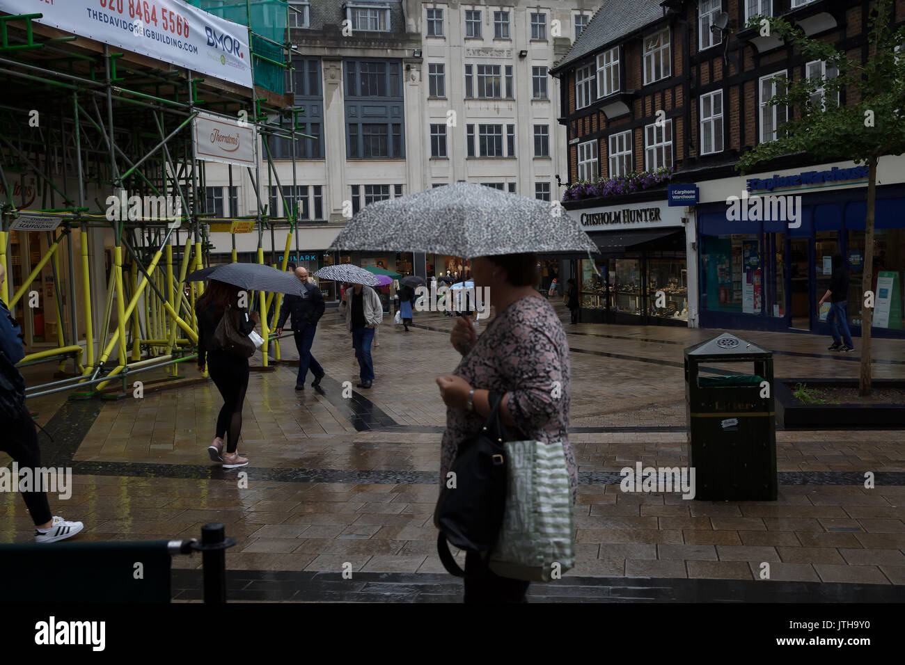 Umbrella scaffolding hi-res stock photography and images - Alamy
