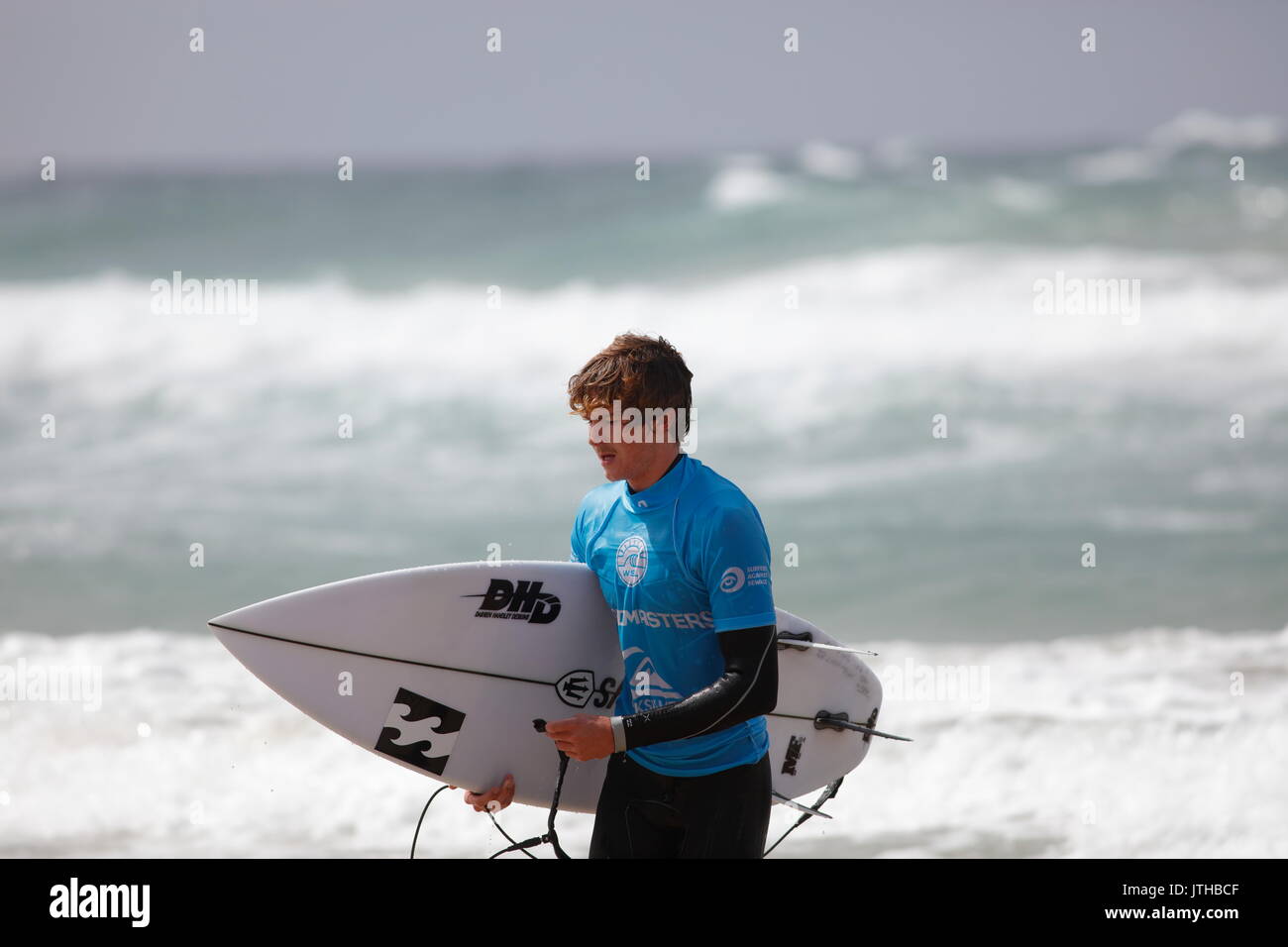 Fistral Beach, Newquay, Cornwall, UK. 9th Aug, 2017. Surfers take part ...
