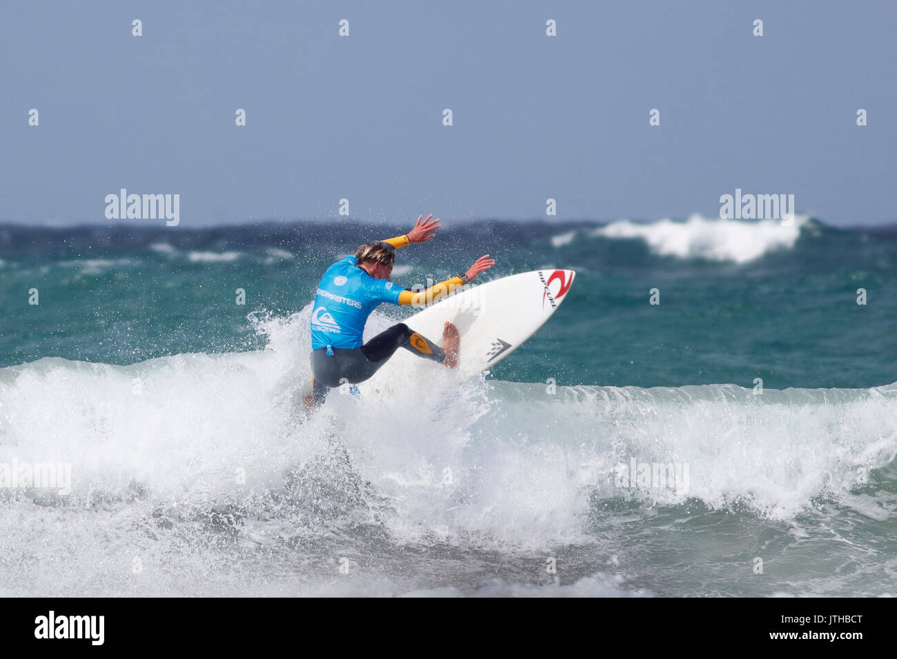 Fistral Beach, Newquay, Cornwall, UK. 9th Aug, 2017. Surfers take part ...