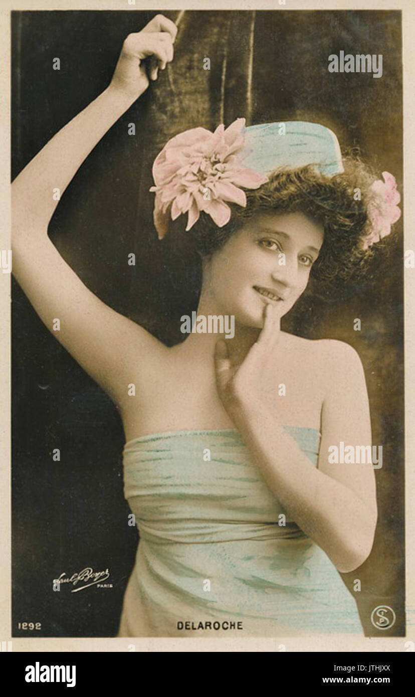 Raymonde de laroche hi-res stock photography and images - Alamy