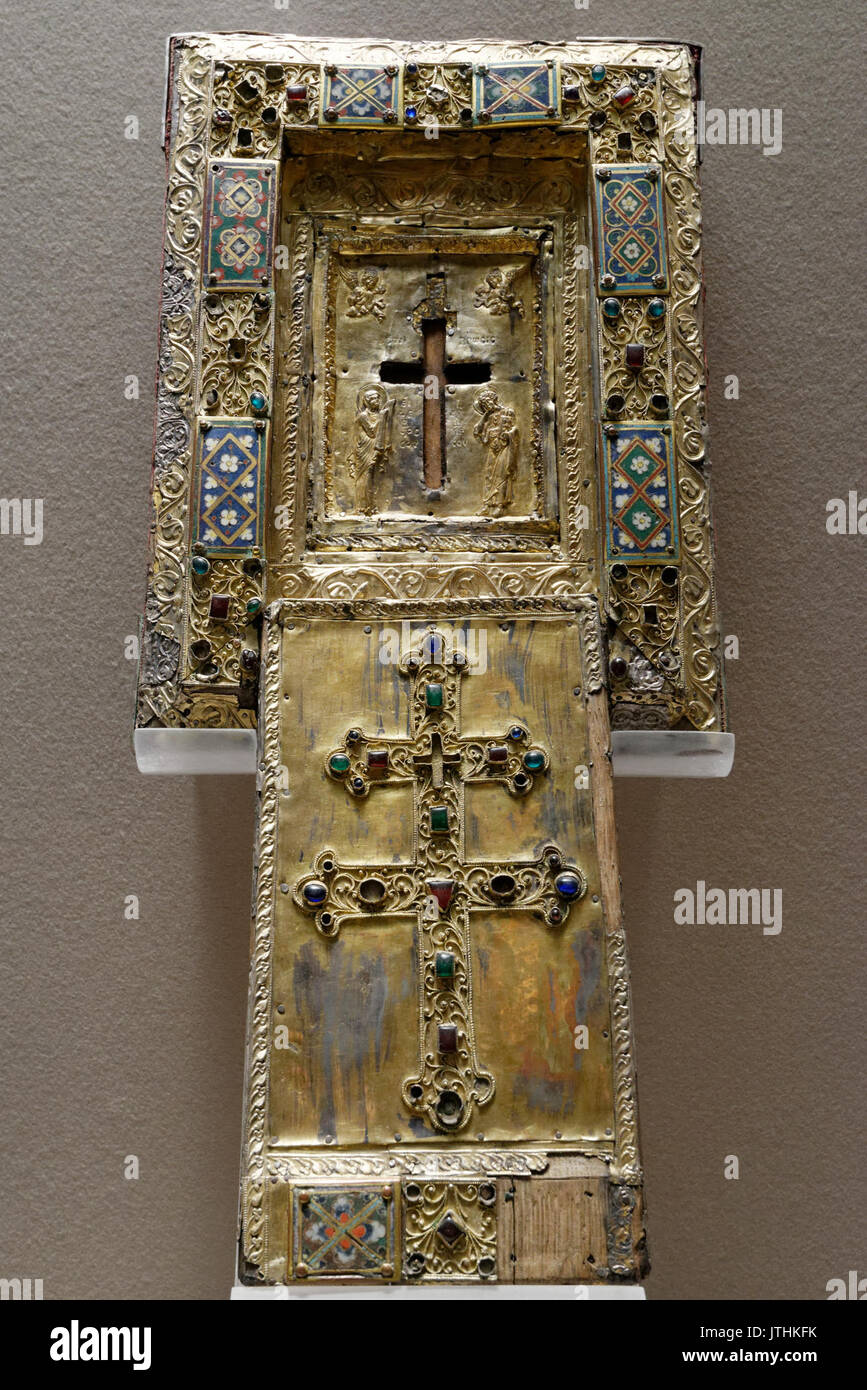 Reliquary of the true cross hi-res stock photography and images - Alamy