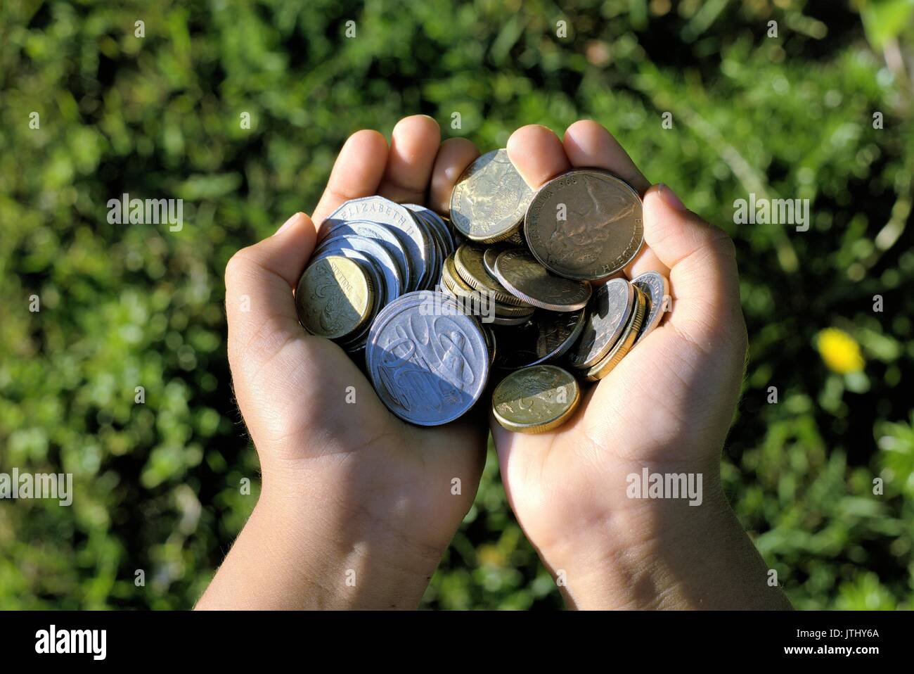 Two dollar coins hi-res stock photography and images - Alamy