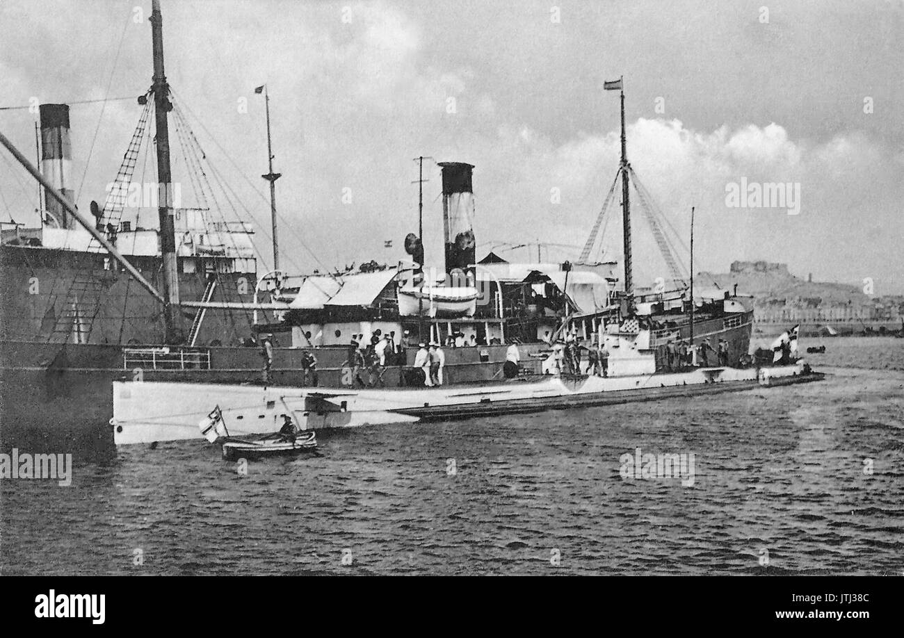 Rafted up hi-res stock photography and images - Alamy