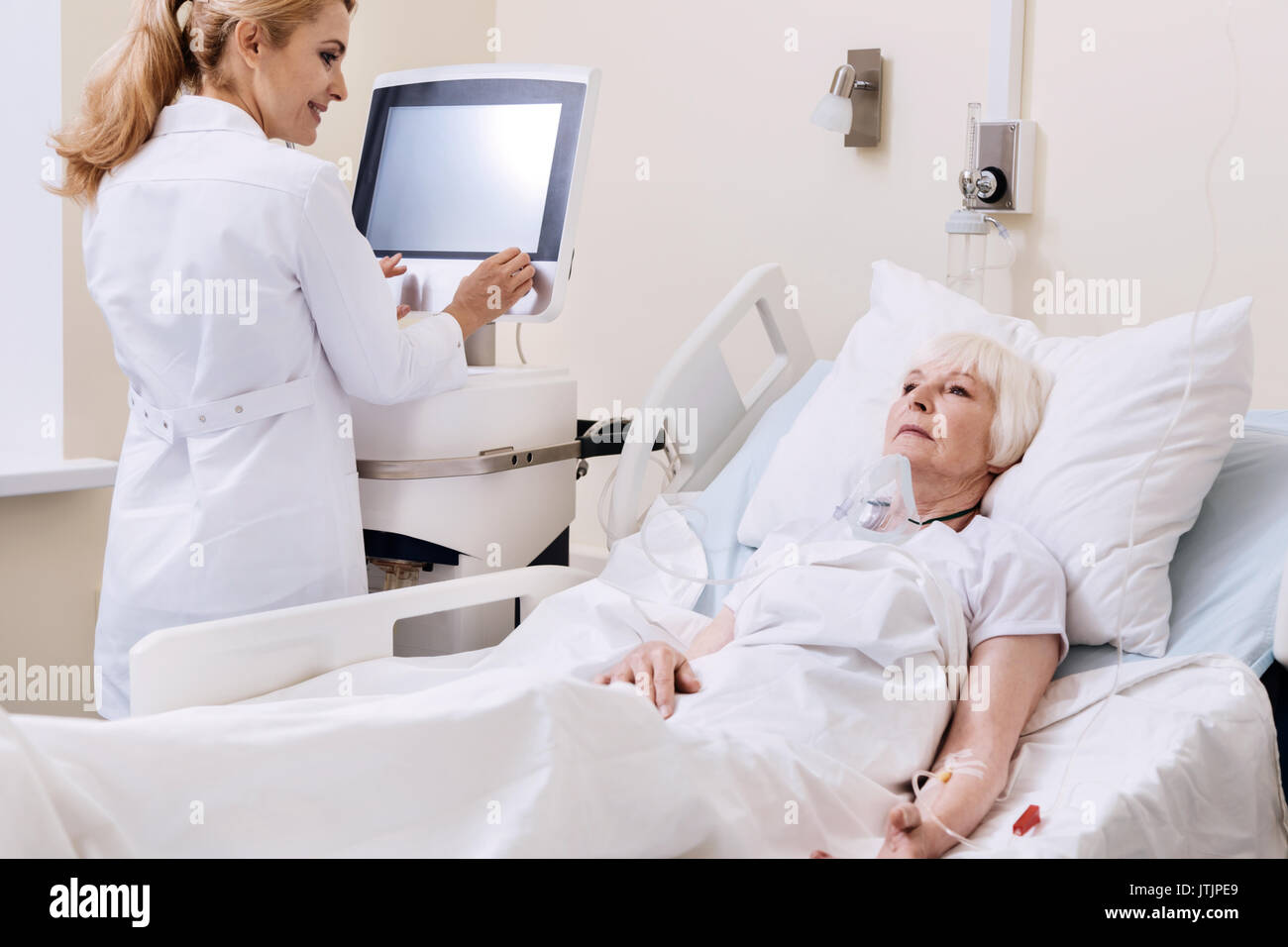 Healthcare setting hi-res stock photography and images - Alamy