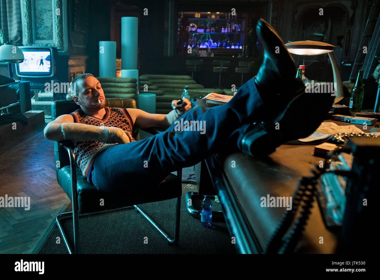 Mi6 agent hi-res stock photography and images - Alamy