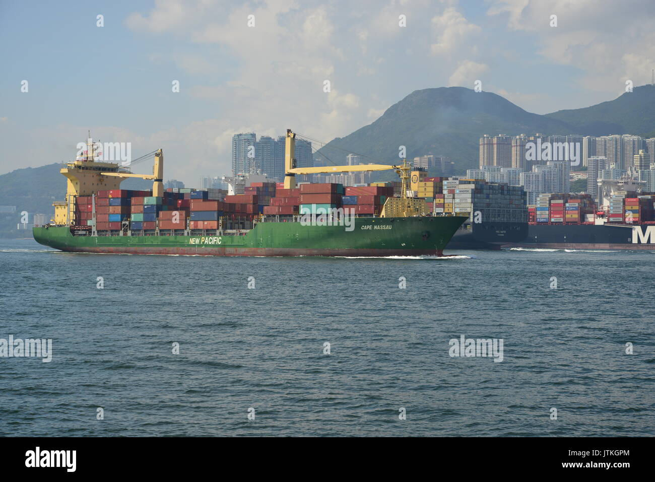 China, Hong Kong, Shipping, Container Ship Traffic Stock Photo - Alamy