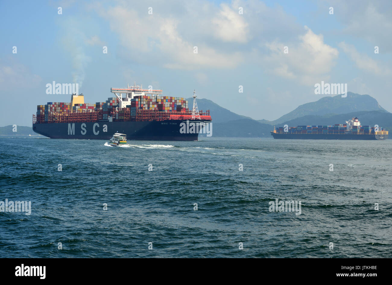 China, Hong Kong, Shipping, Container Ship Traffic Stock Photo - Alamy