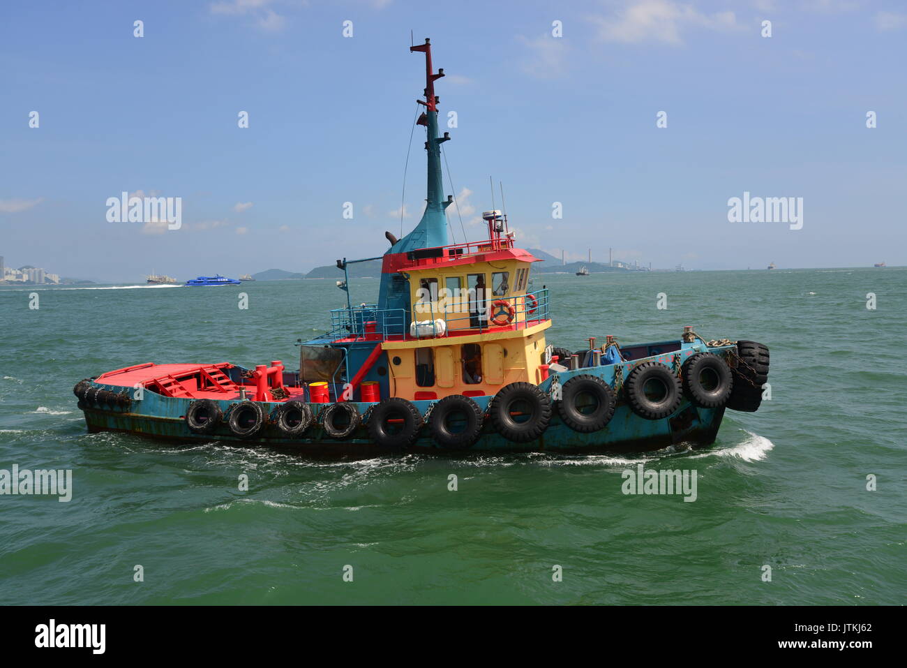 China, Hong Kong, Hong Kong Harbour, Tugboat Stock Photo - Alamy