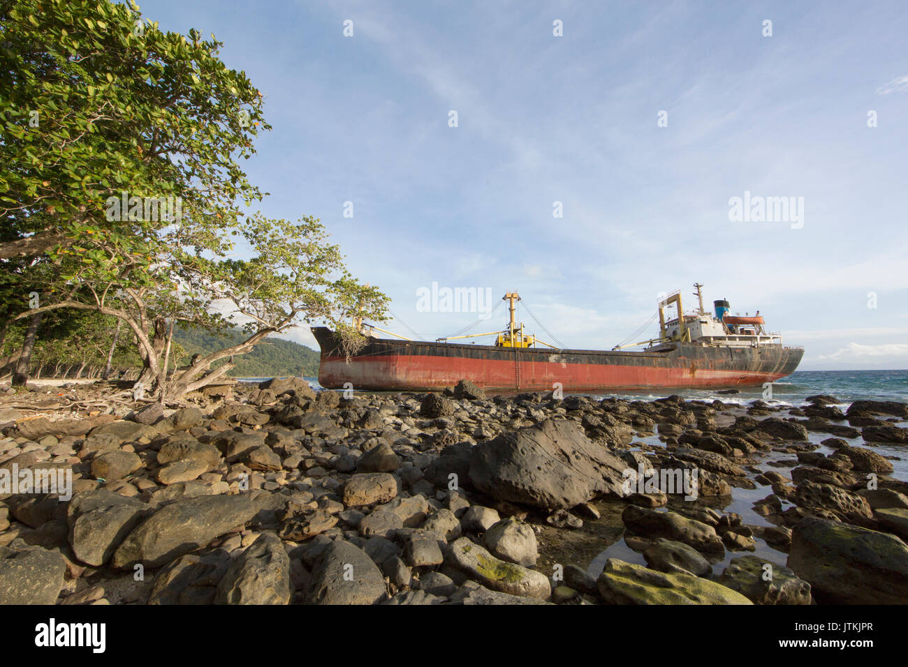 Cargo ship shipwreck hi-res stock photography and images - Alamy
